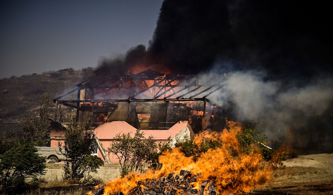 Keratea fire: Strong evidence shows blaze started from power line short ...