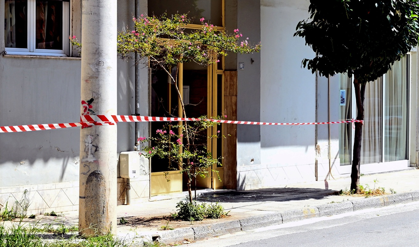 Femicide in Volos: Victim's daughter identifies her mother body - The ...