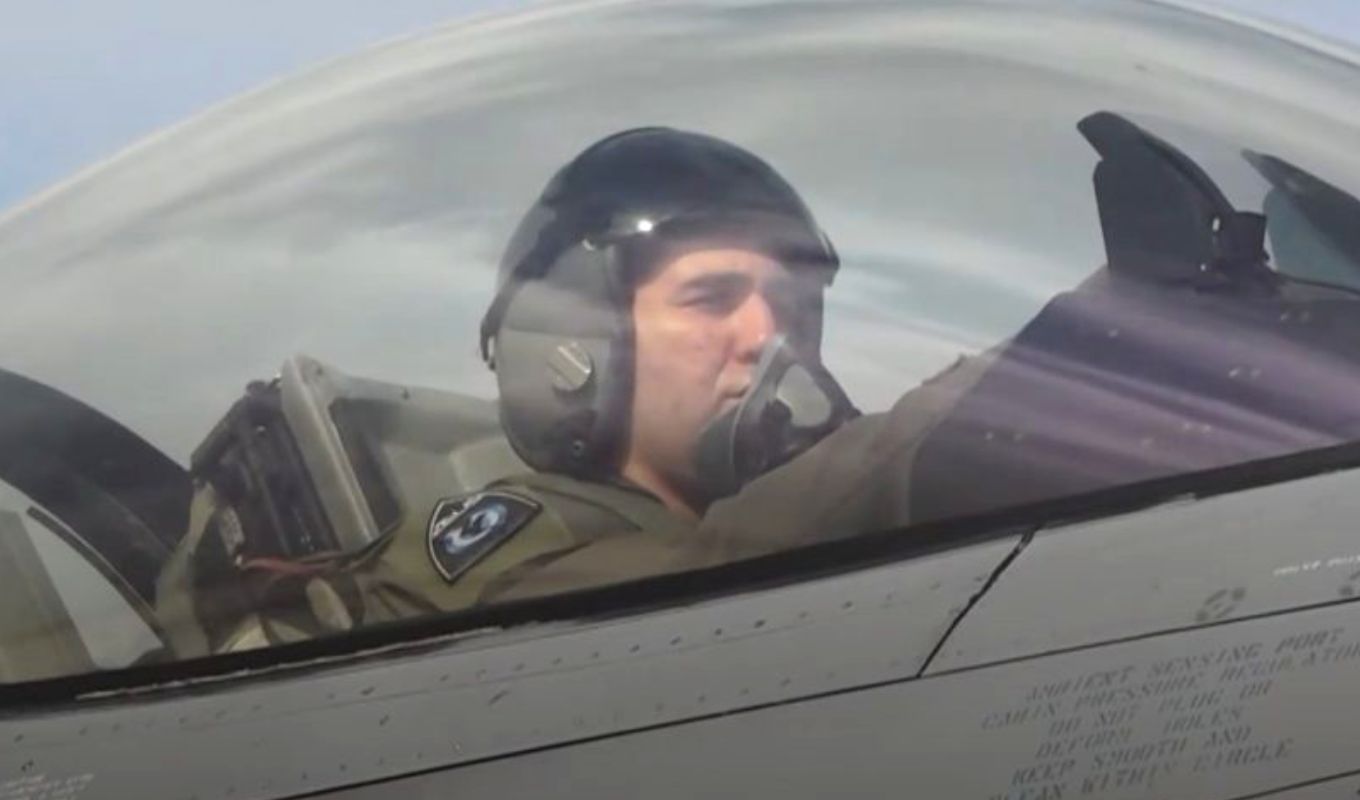 October 28th: F-16 Fighter Pilot Moves Crowds - "We Continue to Guard ...