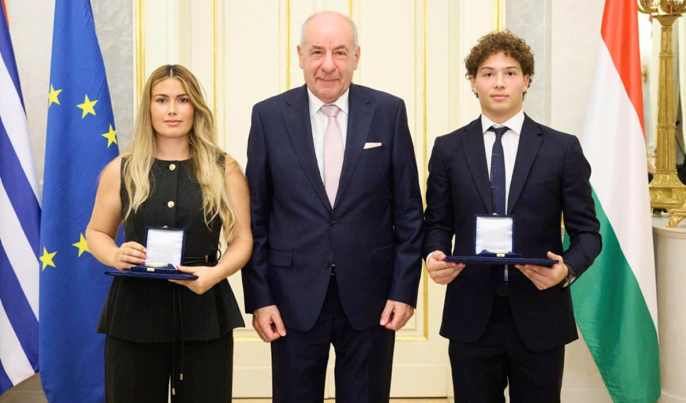 Hungarian president honors Greek hero who saved drowning family