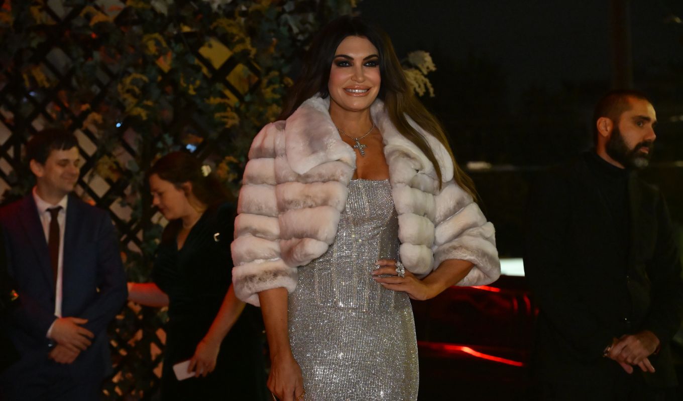 Kimberly Guilfoyle's second Athens appearance with Greek singer Argyros ...