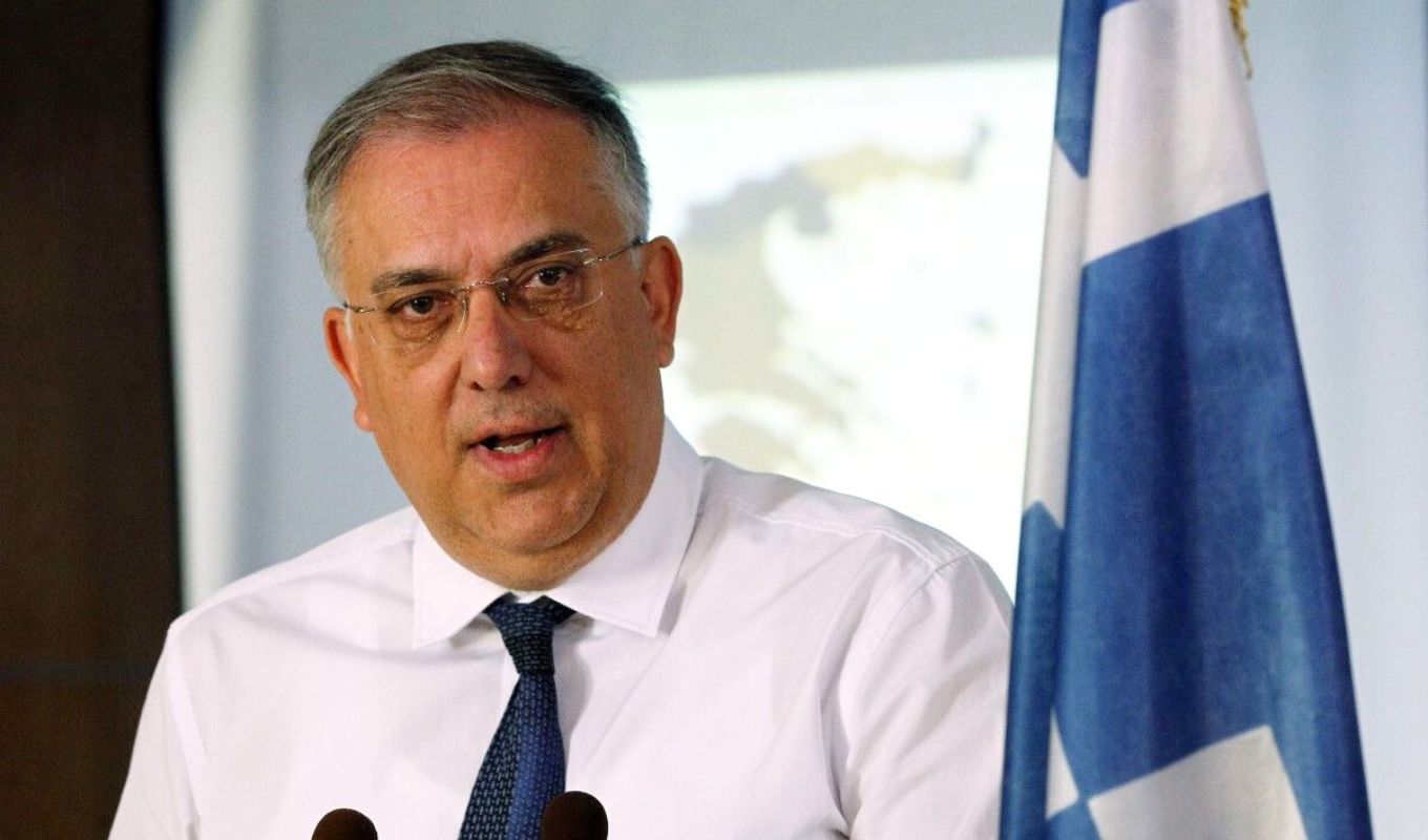 Parapolitika.gr English - Greek Politics & World News