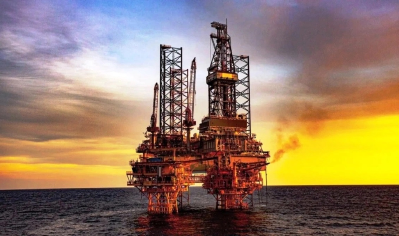 Bloomberg: Greece and Malta block EU services ban on Russian oil