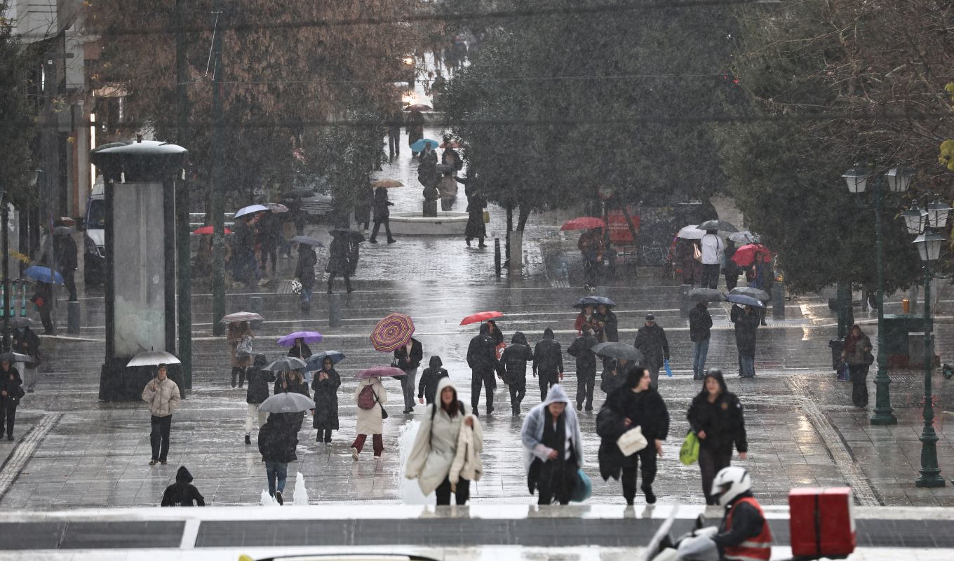Weather: Storms and rain hit Athens as "Deborah" storm intensifies